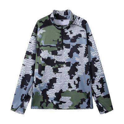 China Men's Camouflage Hunting Jacket with Brushed Fleece Interior 4-Way Stretch and Moisture-Wicking Performance Base Layer Top for sale