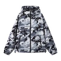 China Water-Resistant Camouflage Hunting Jacket with Breathable Mesh Lining and Adjustable Hood for sale