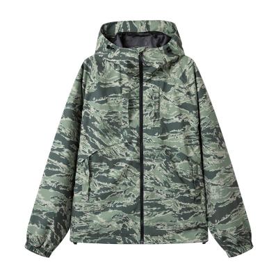 China Lightweight Mesh Lined Camouflage Hunting Jacket Wind-Resistant Camo Windbreaker for Outdoor Use for sale