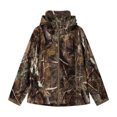 China Men's Fleece Lined Abrasion Resistant Wind-Resistant Camo Hunting Jacket for Outdoor Activities for sale
