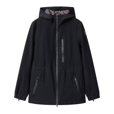 China Lightweight Waterproof Hooded Parka Jacket with Stylish Printed Lining for Outdoor Wear for sale