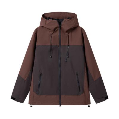 China Men's 10000mm Waterproof Windproof Classic Jacket with Adjustable Fit and Color-Block Design for sale