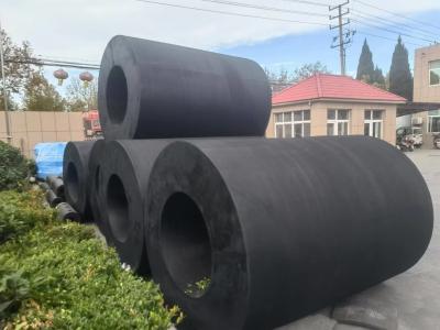 China High Energy Absorption Cylindrical Rubber Fenders with Bolted Installation 60-85HA Hardness for sale