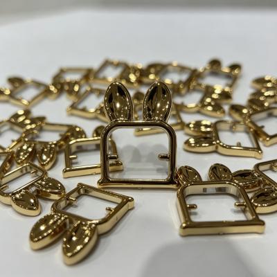 China Silver Mens fashion shoes showcasing trendy Ladies Shoe Buckles tailored for urban lifestyle and professional settings for sale