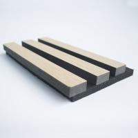 China 600*2800*21mm Slat Wood Absorbing Application Theater Meeting Room Corridors for sale