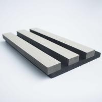 China 600*2800*21mm Slat Wood Absorbing Application Theater Meeting Room Corridors for sale