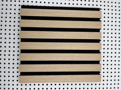 China 2400mm Impact Strength Wooden Veneer Slats 2.5KJ/M2 Screw Holding Strength 800N for sale