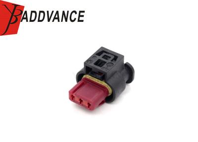 China Waterproof 3 Pin Female Automotive Connector PA66 GF 125°C Wire-to-Wire for sale