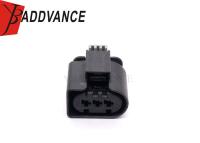 China Waterproof 7617225-01 3 Pin Female Terminal Sensor Connector Plug PA66 GF25 125C for sale
