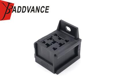 China Hella 8JA003526001 9 Pin Plastic Quick Connect Relay Holder Sealed Female PA66 for sale