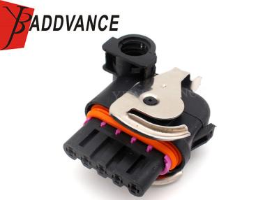 China 18242000000 5 Pin Female Lear Bosh Connector for Mercedes-Benz - 56.2mm × 47mm × 28.3mm, 18-22 AWG Wire Size for sale