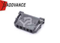 China 6N0972705 5 Pin Tail Light Plug Connector for VW Jetta Sportwagen MK5 MK6 LH 125C for sale