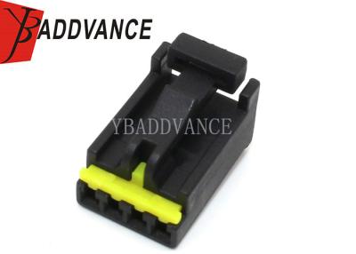 China 4 Pin Fuel Pump Connector Female PBT Housing Yellow Locking -40C to 120C for sale