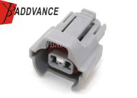 China Nippon Denso 2-Pin Fuel Injector Connector 6189-0039 with White Locking Clip for -40℃ to 120℃ Temperature Range for sale