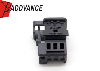 China Rectangular 3 Pin Female Connector Plug For Motors Small Size OEM Standard for sale