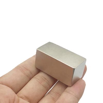 China Custom Magnetization Direction N35 N52 Neodymium Magnet Products with Customization for sale