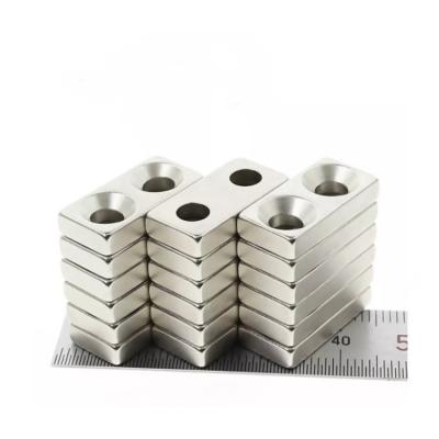 China ISO9001 2008 Certified Supply Strong Permanent Neodymium Block Magnet with Hole for sale