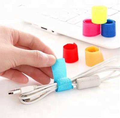 China Custom Logo Hook and Loop Cable Ties Reusable Nylon Straps 50,000 Cycle Life for sale
