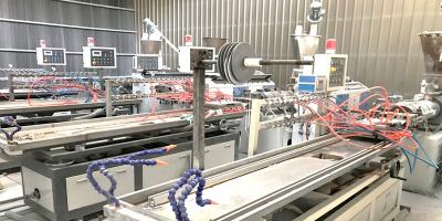 China 2M/Min 8mm Composite PVC Wall Panel Extrusion Line Fluted Wpc Wall Panel Machine for sale