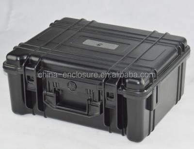 China Lightweight First Aid Kit Box with 2.2lbs Weight 3 Compartments for sale
