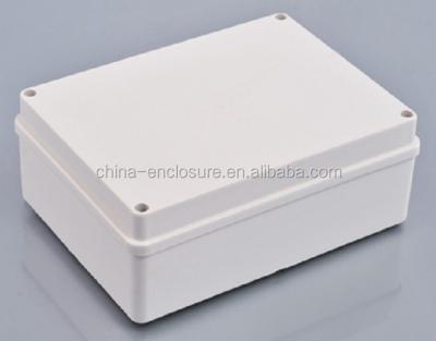 China Plastic Waterproof First Aid Kit Box 2.2lbs Easy to Carry for sale