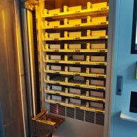 China 380kg High-Capacity Bento Vending Machine with Built in Microwave for sale
