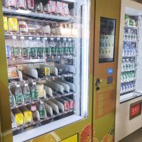 China Drinks Vending Machine Smart Self Service Drinks Snack Chocolate Bar Vending Machine Combo for sale