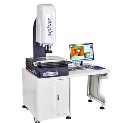 China Horizontal Profile Projector 300mm Screen Optical Comparator Measuring Machine 10X-100X for sale