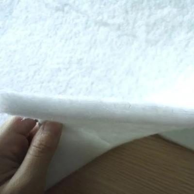 China Durable Polyester Filter Media Rolls Long Lasting High Tensile Strength Smooth Or Embossed Surface Finish for sale