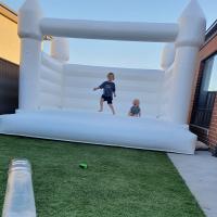 China White Inflatable Bounce House Wedding Bouncer 10x10x8.2ft PVC Jumping Castle for sale