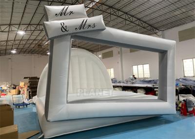 China Custom 4x4x3.4M White Inflatable Wedding Bouncer Photo Booth with CE/UL Blower for sale