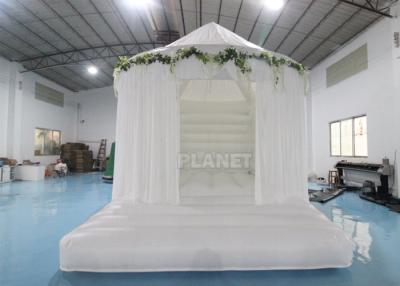 China Outdoor 0.55mm PVC Tarpaulin Inflatable Bounce House 13x13x16.4ft White Wedding Bouncer for sale