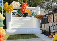 China Commercial Grade 0.55mm PVC Tarpaulin Inflatable Wedding Bouncy Castle White Bounce House for sale