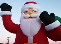China Custom Inflatable Santa Claus 6ft Outdoor Christmas Decoration with LED Lights for sale