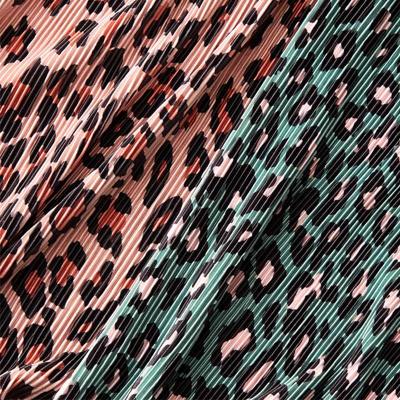 China Leopard Pleated Printed Woven Fabrics 150cm for sale