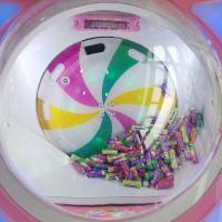 China Electric Game Mode Mentos Vending Machine For Candy Capsule for sale