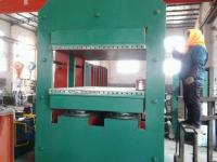 China Automatic Rubber Vulcanizing Press Machine PLC Control 0-300℃ 25MPa for sale