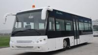 China Small passengers airport apron bus VIP decoration 56 passengers standing area for sale