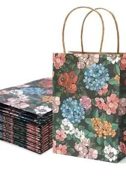 China Personalised Compostable Retail Packaging Bags Kraft Paper Gift Packaging for sale