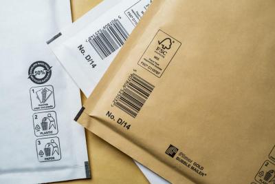 China Recyclable Biodegradable E Commerce Mailers Eco Friendly Postage Bags for sale