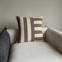 China Modern 55% Linen 45% Viscose Pillow Cover with Patchwork Stripe Design and Neutral Beige Geometric Cushion Case for sale