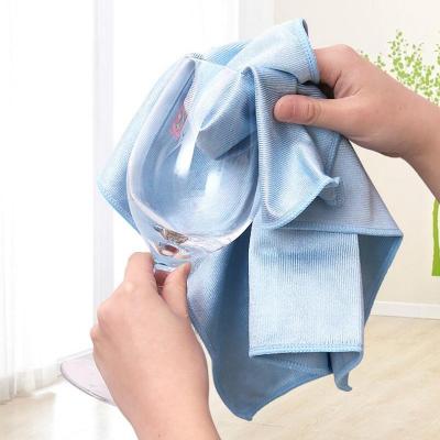 China Custom Microfiber Cleaning Towels 35x35cm 40x40cm 200-320gsm for Windows Glass Cup Kitchen Surfaces for sale