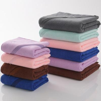 China Custom Microfiber Sports Towel 30x60cm to 50x100cm 170-380gsm Quick Dry Zip Pocket for sale