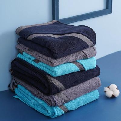 China Microfiber Gym Towel with Zip Pocket - 90x40cm to 50x100cm Size Options, 175-365gsm Weight Range for sale