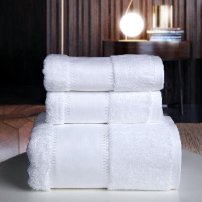 China Luxury Hotel Quality White Bath Towels 380-820gsm Custom Size 75x35cm to 80x160cm for sale