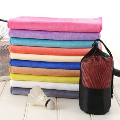 China Super Soft 260gsm Microfiber Gym Towel 40x80cm Quick Dry with Mesh Pouch for sale