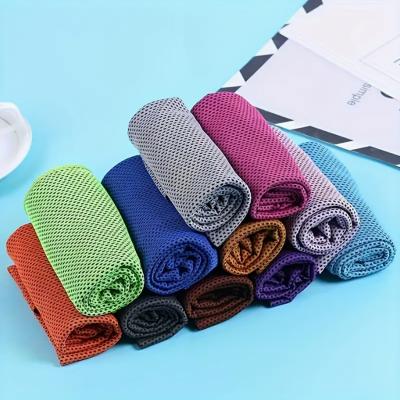 China 160gsm Microfiber Yoga Towel Quick Drying Ultra Absorbent Cooling Fabric Non Slip 40x90cm for sale