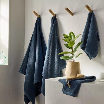 China 650 GSM 100% Organic Cotton Bath Towel Plain Solid Color 90x180cm Custom Size for sale