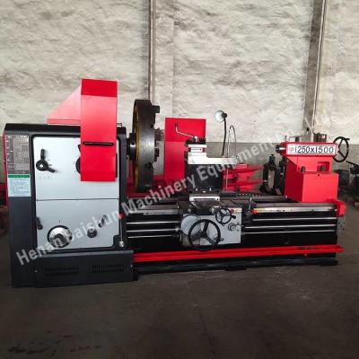 China Precision Manual Universal Lathe Machine 1250mm Swing 2.5 Ton Load Capacity for sale