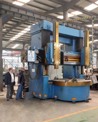 China Heavy Duty Vertical Lathe 10T Max Load 2500mm Turning Diameter Four Jaw Chuck for sale